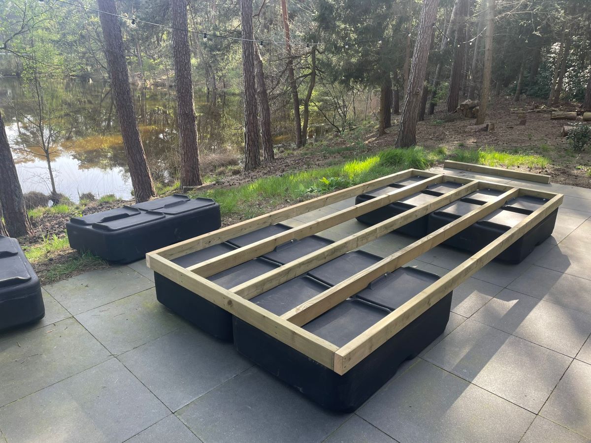 Drijvers nodig voor een drijvende steiger?