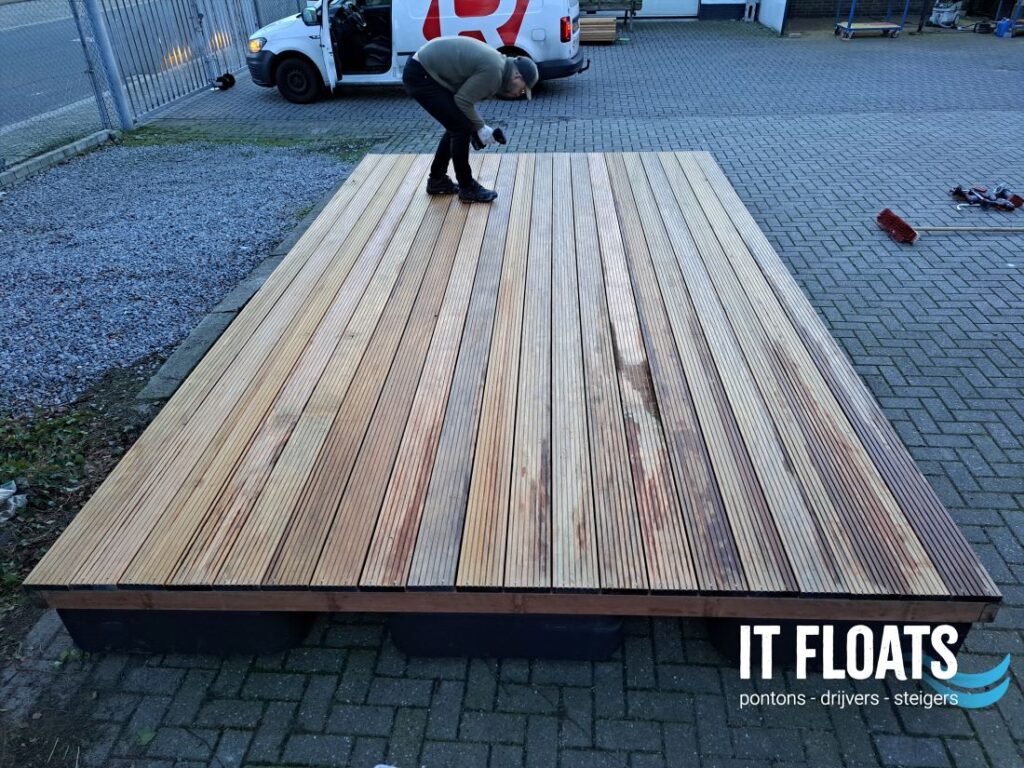 Ponton drijvers bestellen? Bij It Floats B.V. vind je de beste ...